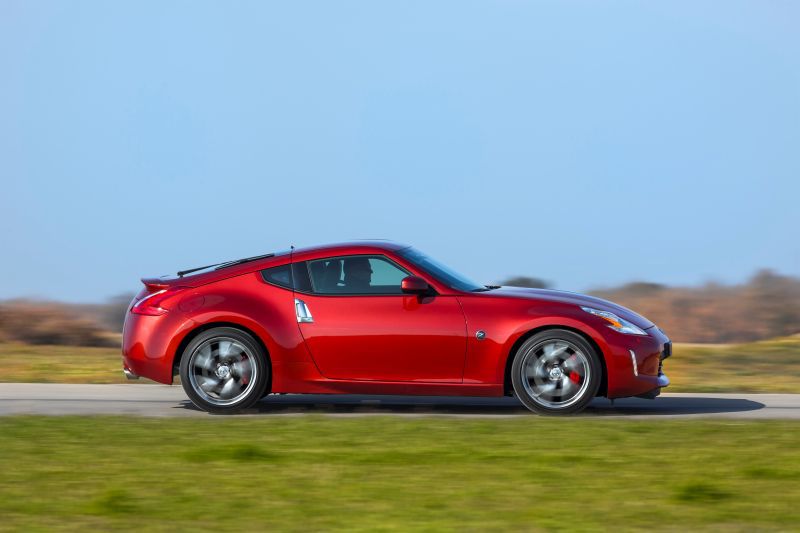 Nissan 370Z technical specifications and fuel economy